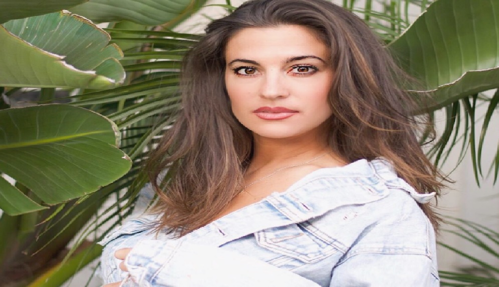 Shawn Mendes Girlfriend Charlie Travers age and interesting facts