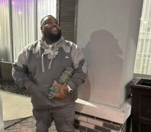 Who is Omi in a Hellcat wife and ex-girlfriend Mimimissmay?