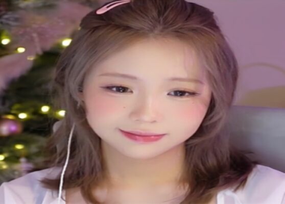 Kaise twitch streamer age, real name and boyfriend